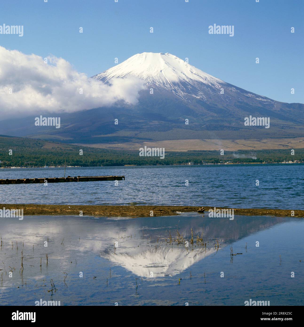 Snow covered mount fuji hi-res stock photography and images - Alamy