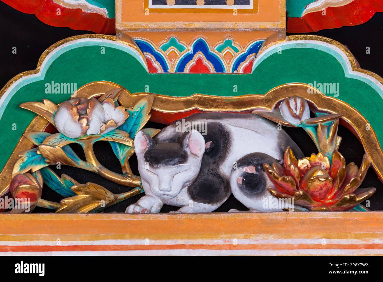 Sleeping cat at Nikko Toshogu Stock Photo - Alamy