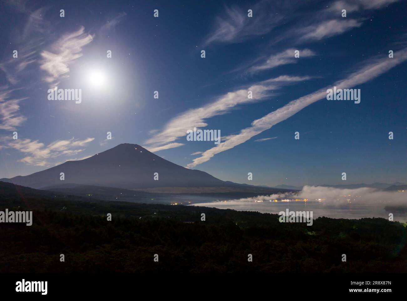 The full moon, Mount Fuji, and Lake Yamanaka fog Stock Photo - Alamy