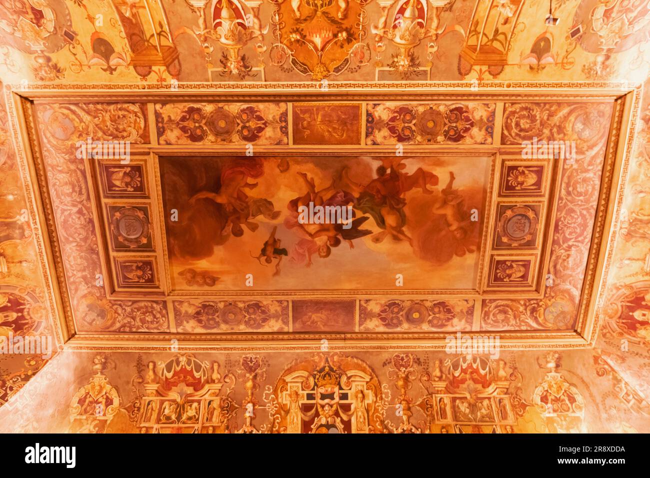 Ceilingsornate hi-res stock photography and images - Alamy