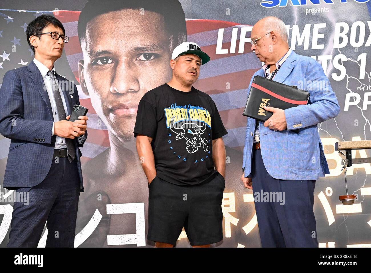 (L-R) Tsuyoshi Yasukochi (Japan Boxing Commission's official), Robert ...