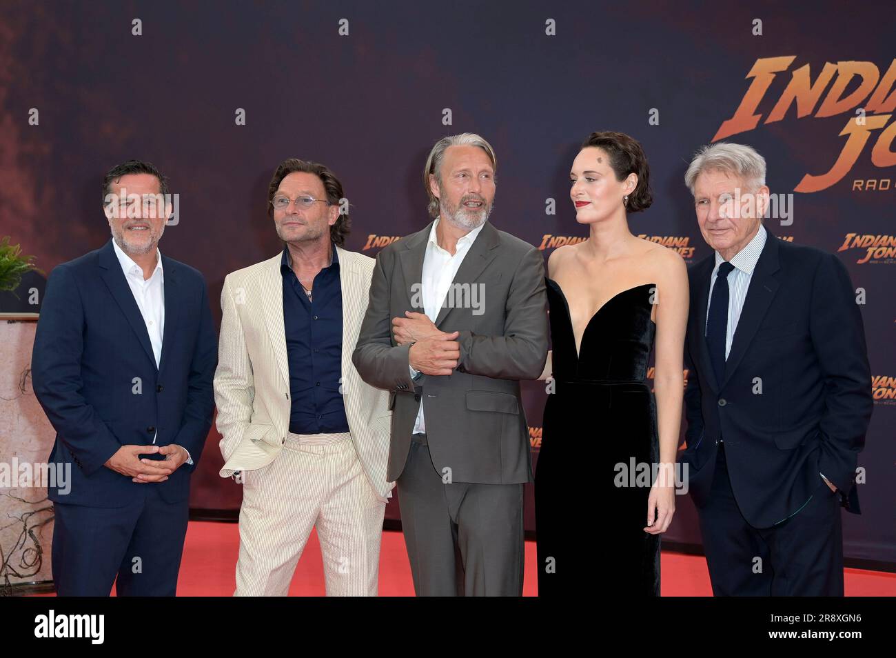 Roger Crotti, Thomas Kretschmann, Mads Mikkelsen, Phoebe Waller-Bridge ...