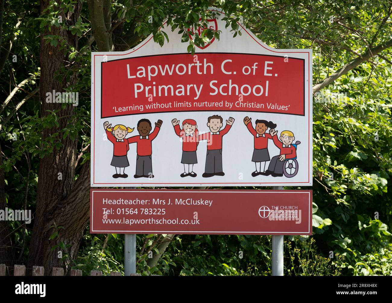 C. of E. Primary School sign, Lapworth, Warwickshire, England, UK Stock ...
