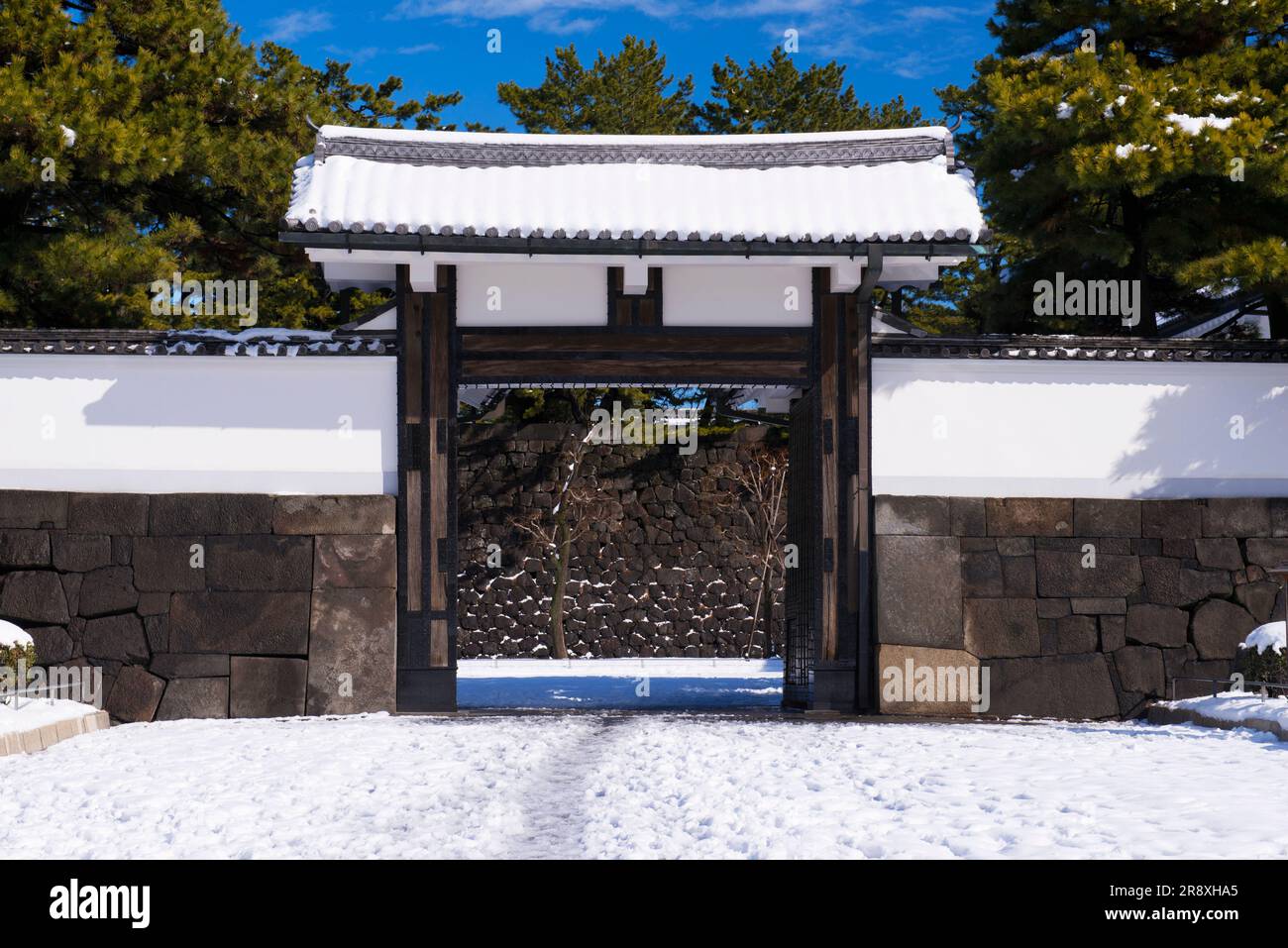 The Sakuradamon Gate at the Tokyo Imperial Palace Stock Photo - Alamy