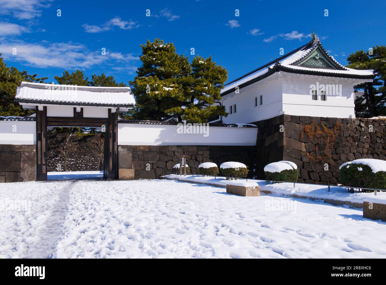 The Sakuradamon Gate at the Tokyo Imperial Palace Stock Photo - Alamy