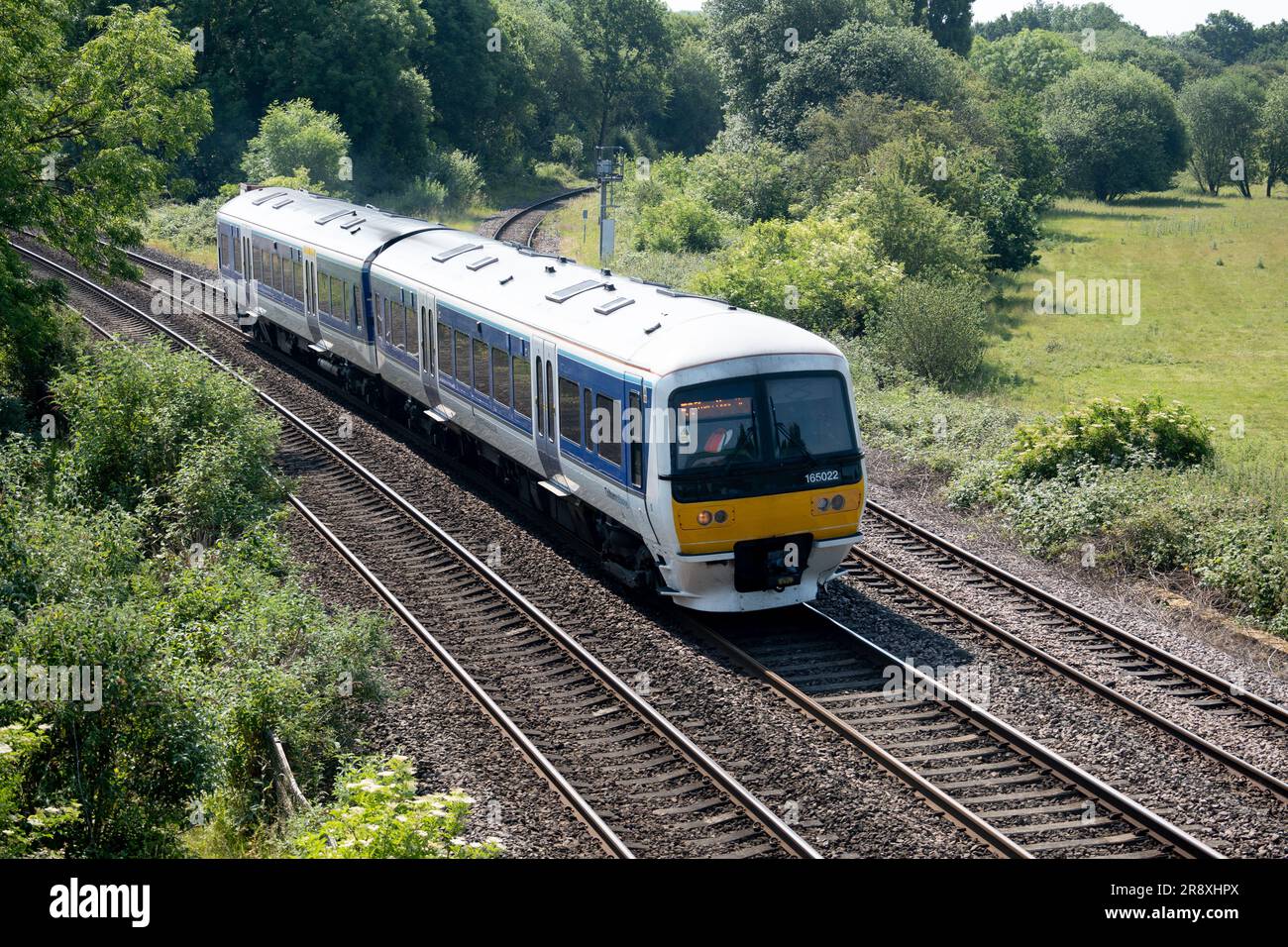 A Chiltern Railways class 165 diesel train at Hatton North Junction ...