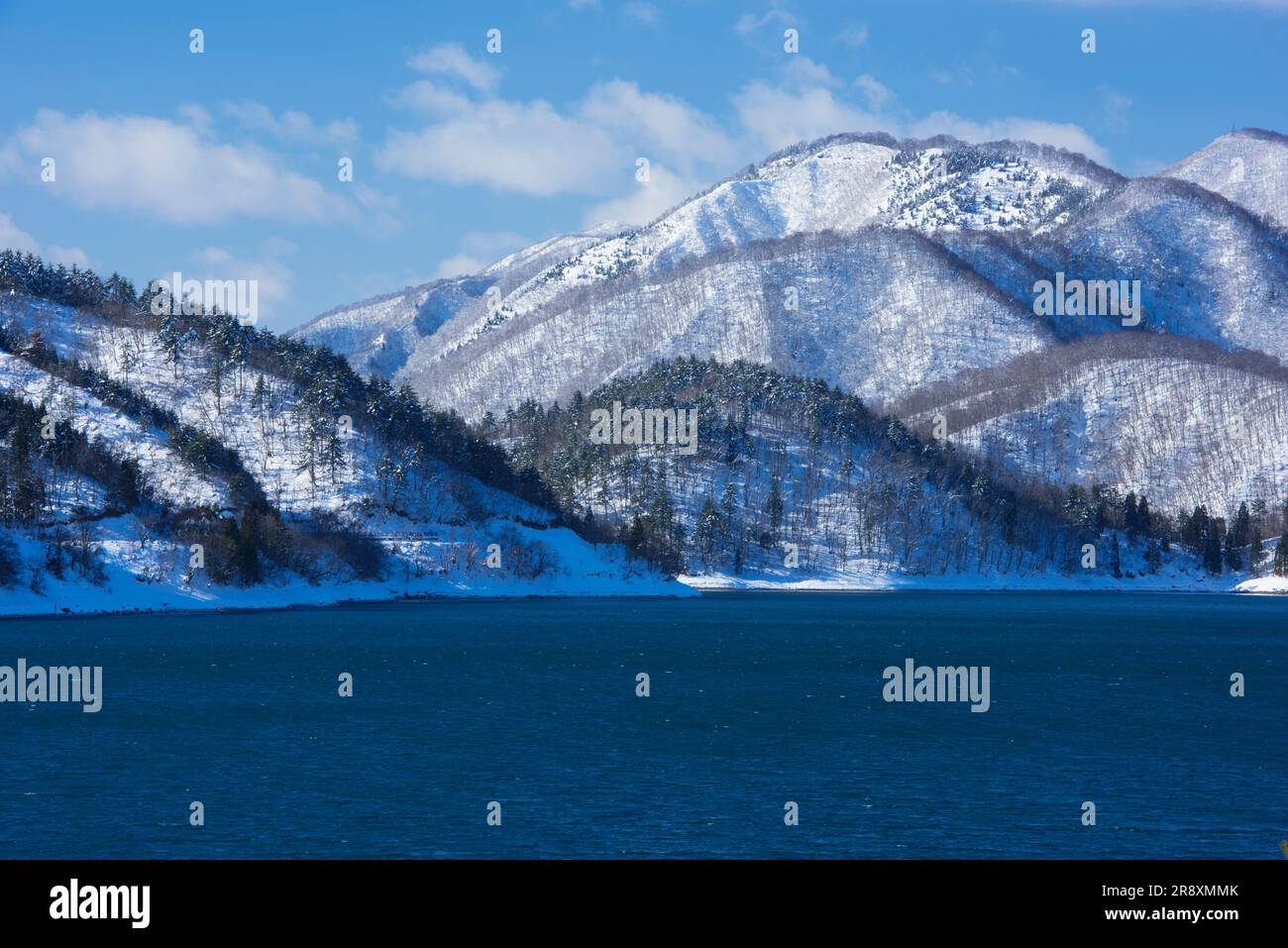 Snowy Landscape of Lake Kuzuryu Stock Photo - Alamy