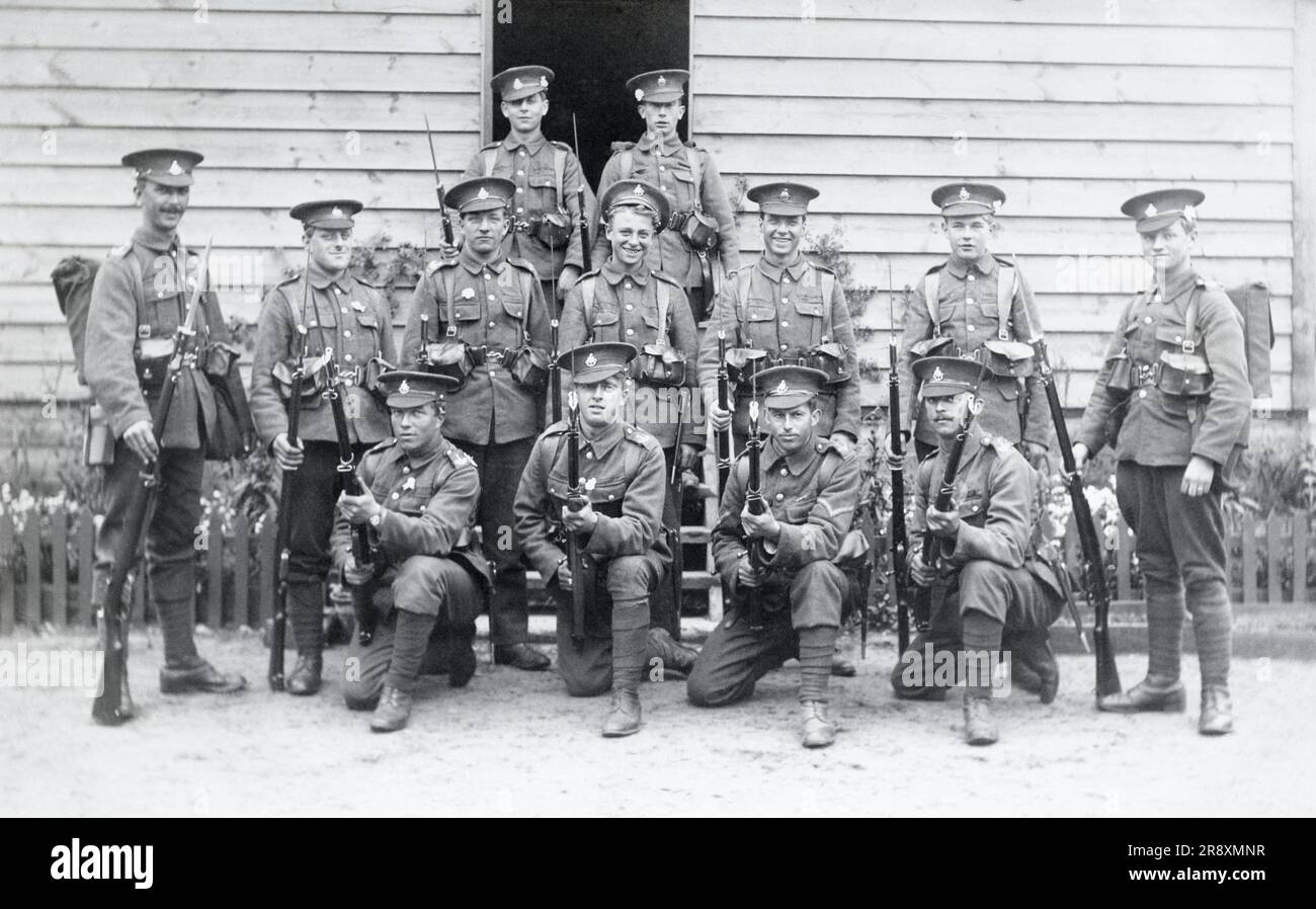 Soldiers of the 4th Battalion Royal Sussex Regiment, Territorial Force ...