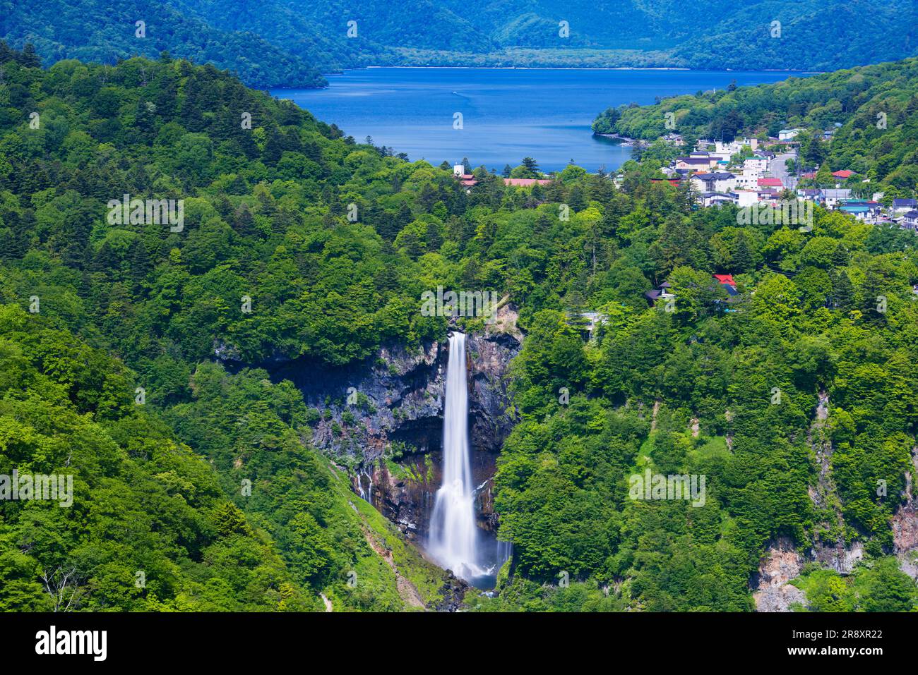 Nikko kegon falls lake hi-res stock photography and images - Alamy