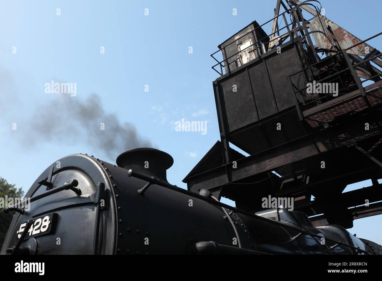 Black 5 steam locomotive hi-res stock photography and images - Alamy