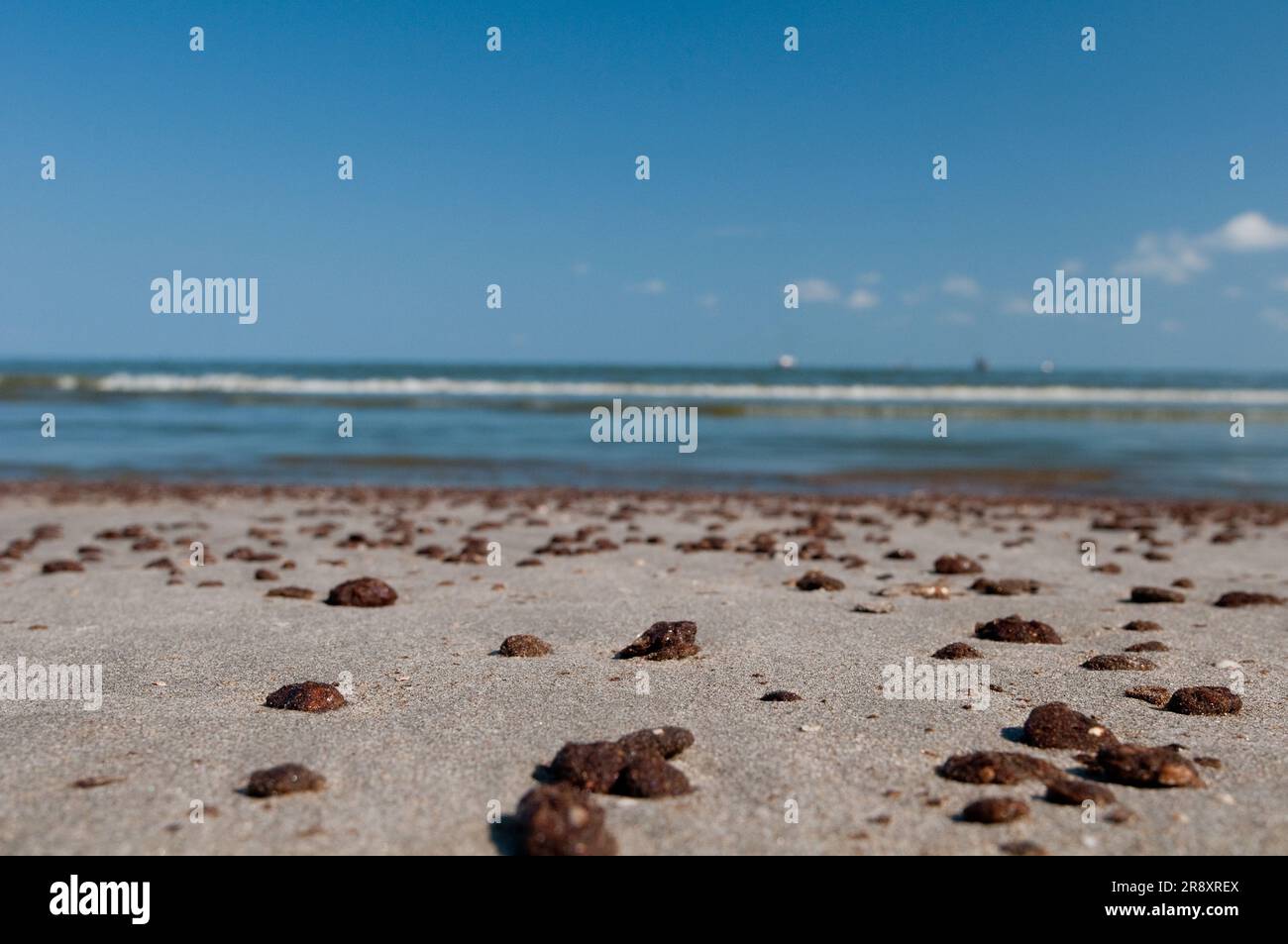 Tar balls hi-res stock photography and images - Alamy