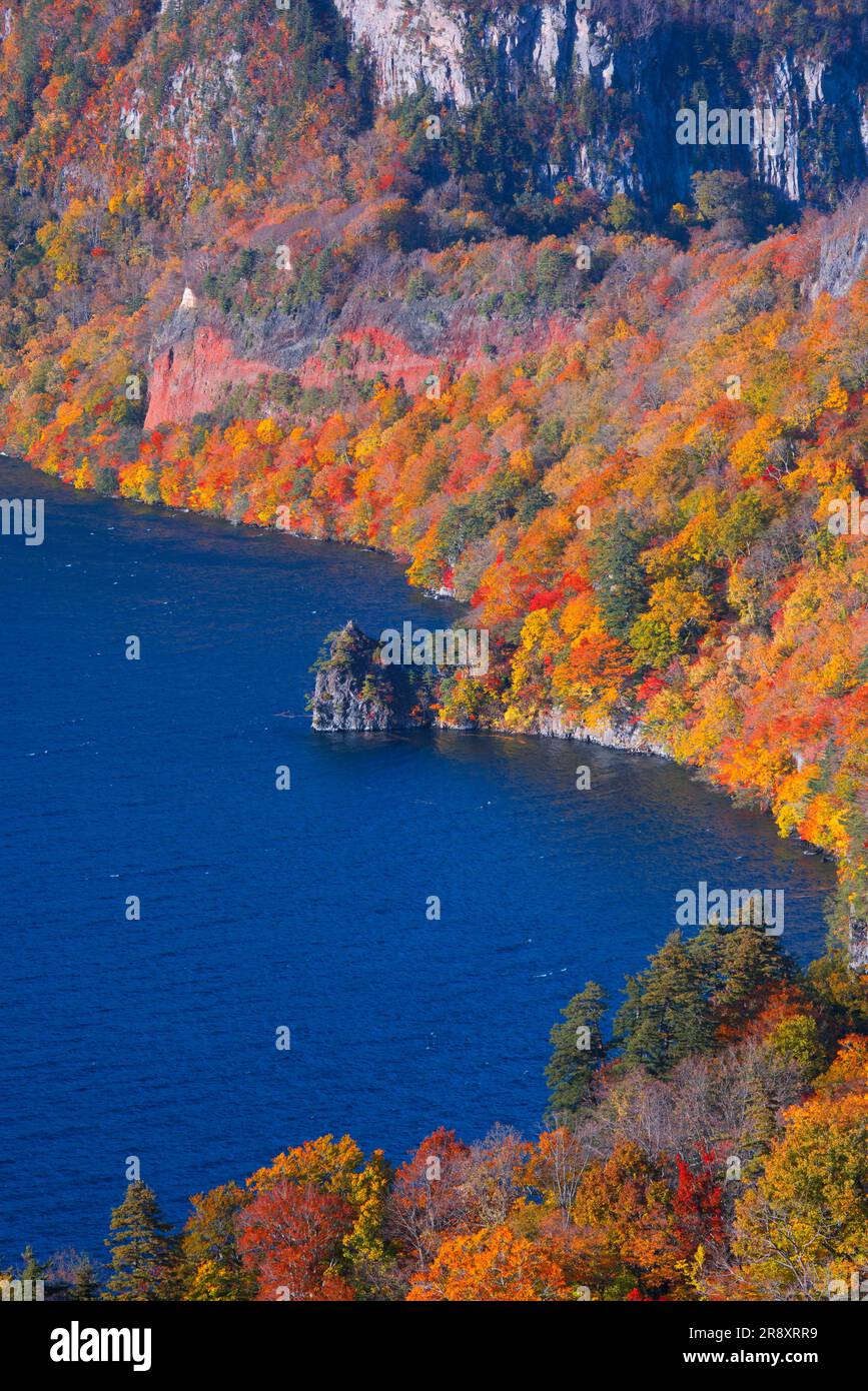 Lake Towada in Autumn Leaves Stock Photo - Alamy