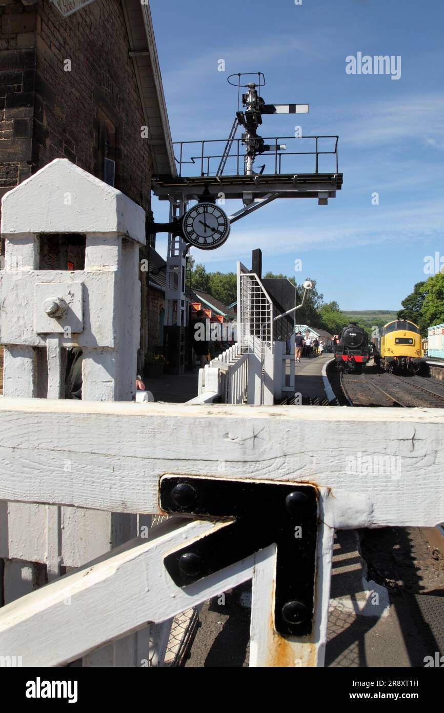Preserved LMS Black 5 steam locomotive 5428 Eric Treacy and Class 37 ...