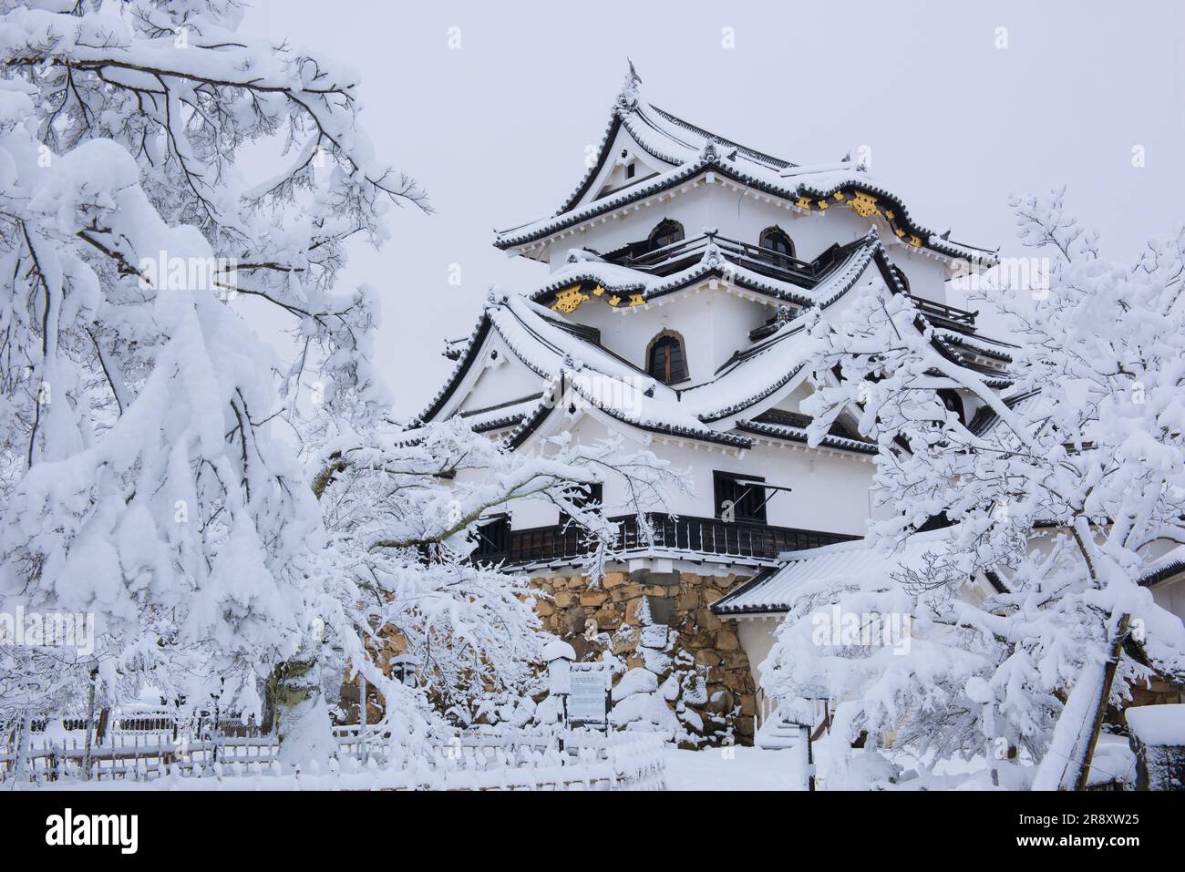 Japan winter castle hi-res stock photography and images - Alamy