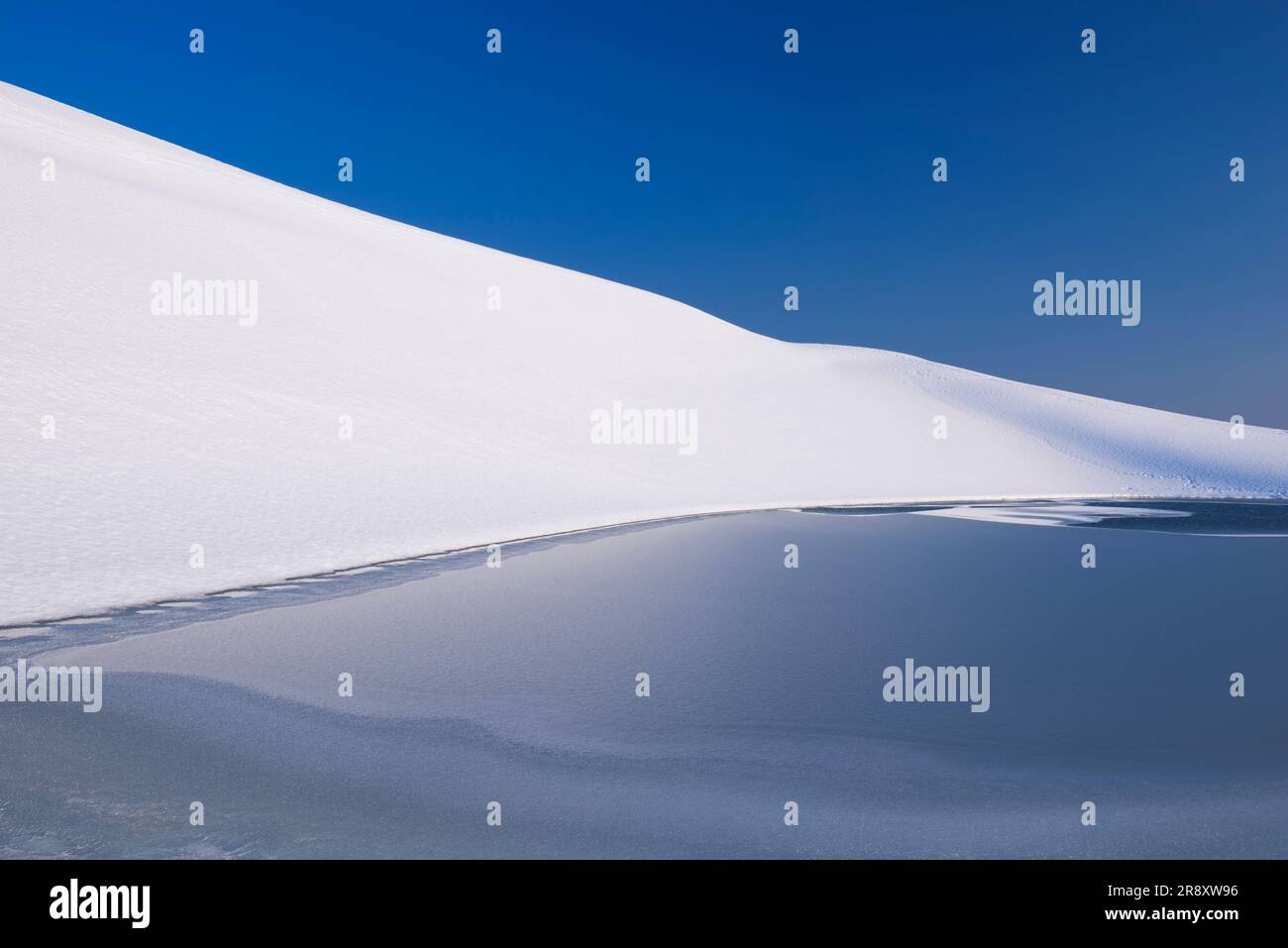 Tottori Sand Dunes in Winter Stock Photo - Alamy