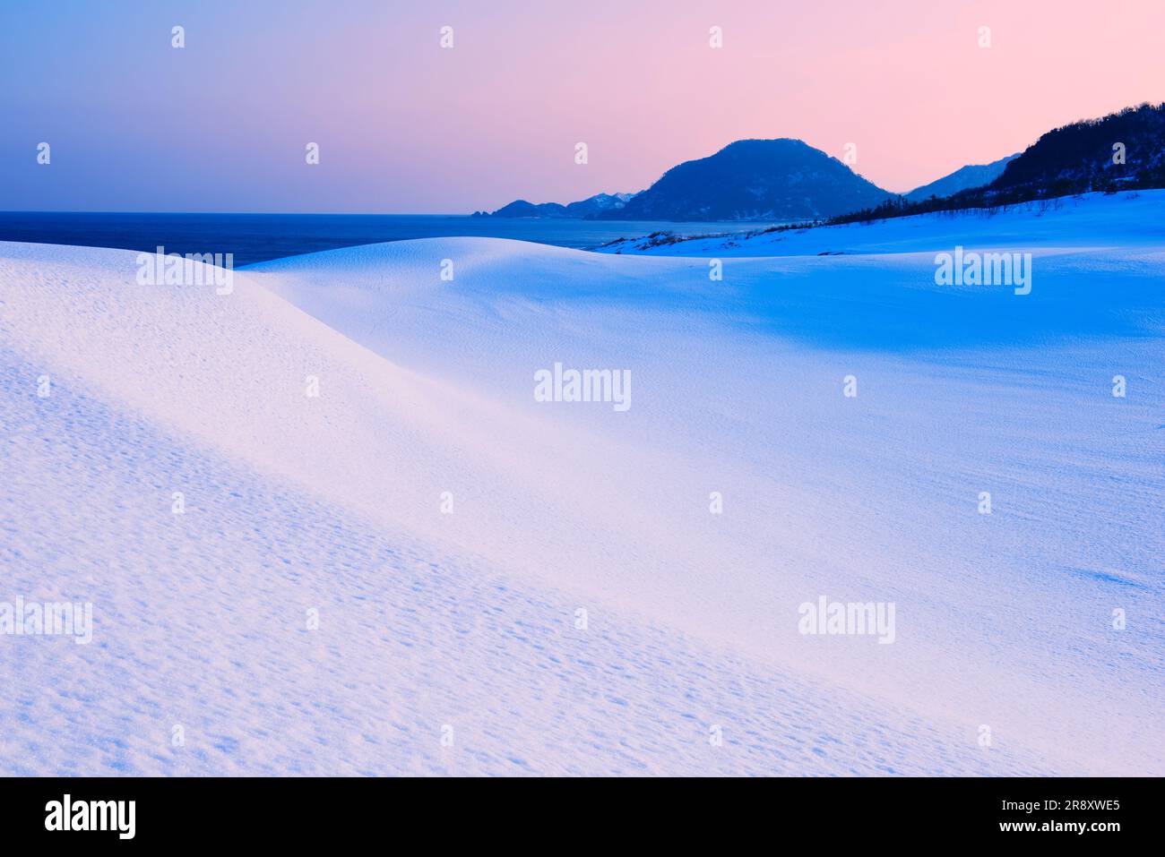 Sand dunes in early hi-res stock photography and images - Alamy