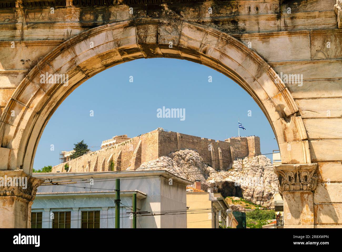Hadrian's Arch with the Acropolis in the background, Athens, Greece ...