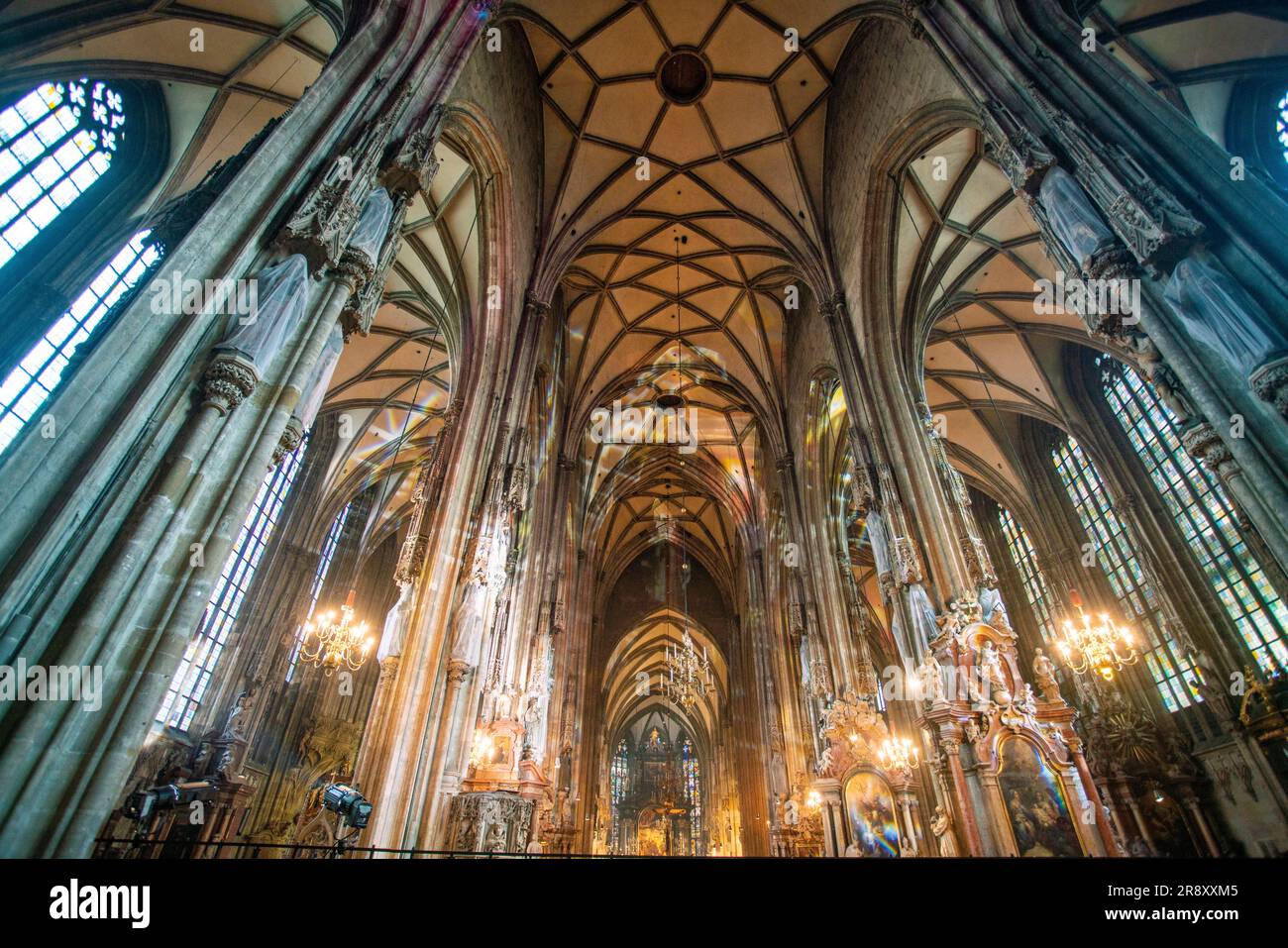 Stephansdom interior vienna hi-res stock photography and images - Alamy