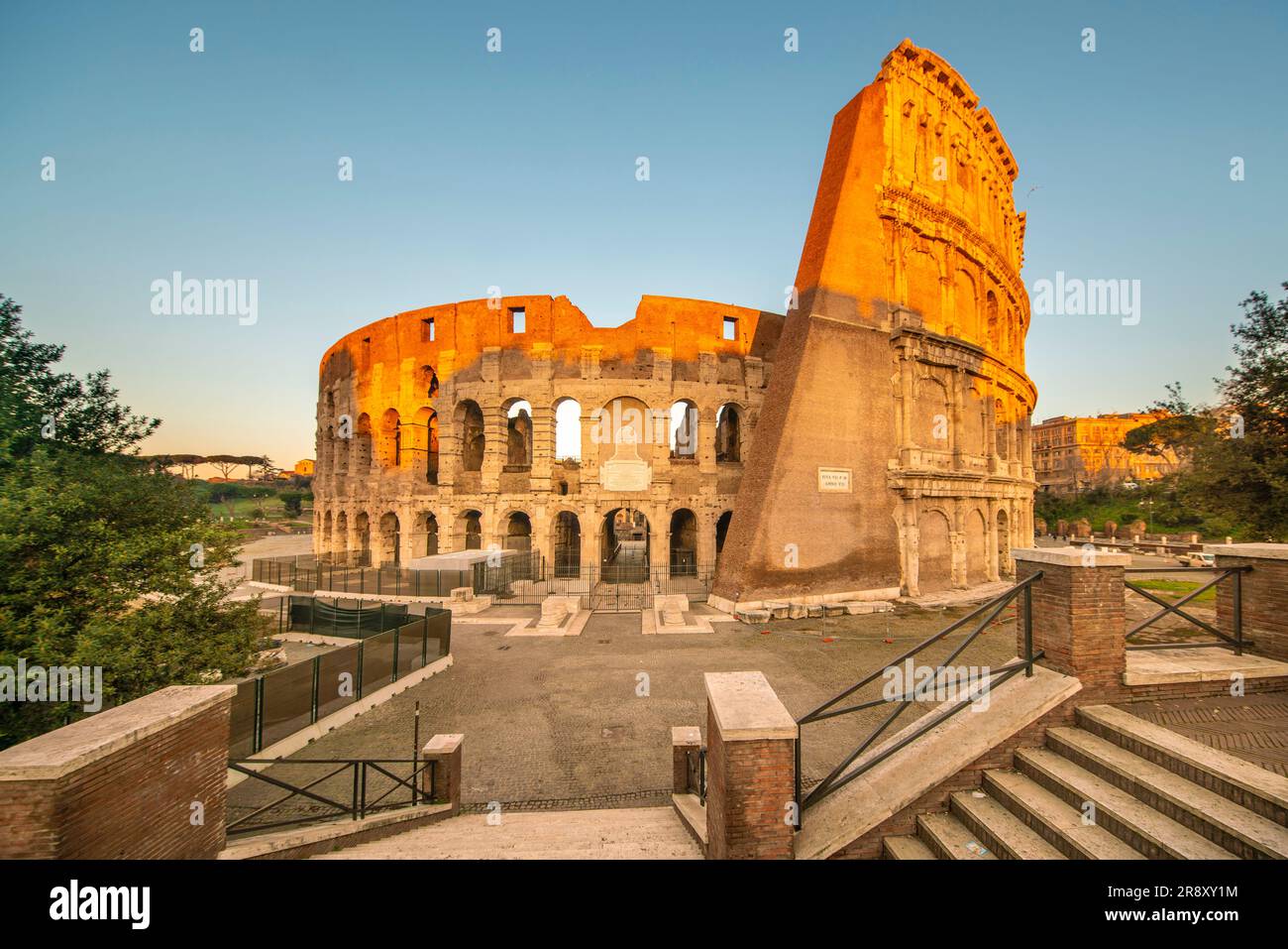 Colosseum elliptical amphitheater in hi-res stock photography and ...