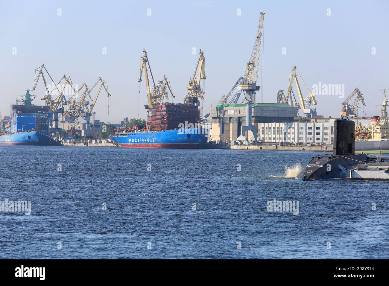 Russian attack submarine RFS Dmitrov (B-806), icebreakers Arktika ...
