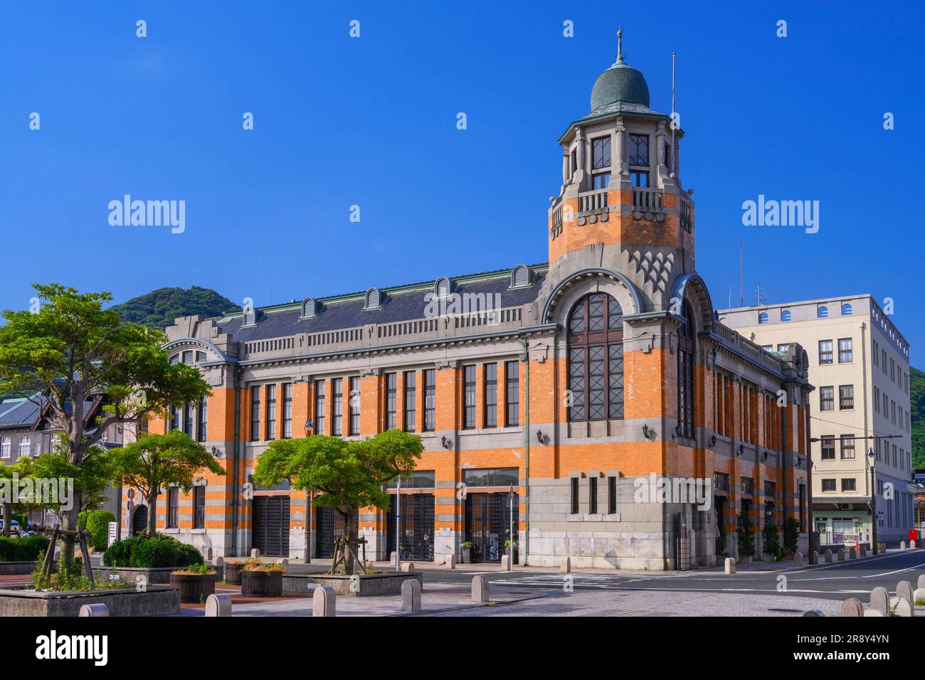 Former osaka merchant ship building hi-res stock photography and images ...