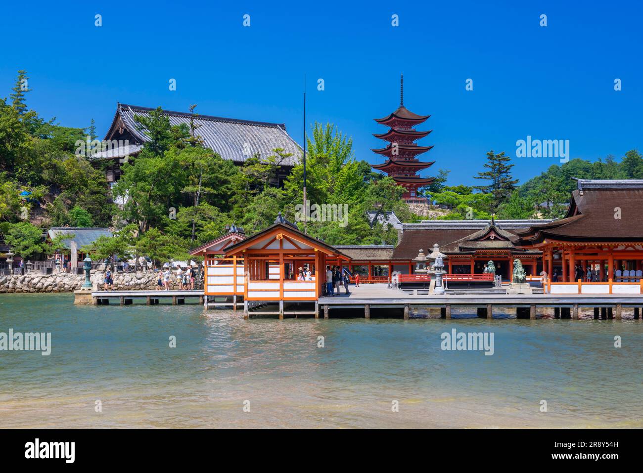 Itsukushima shrine world heritage hi-res stock photography and images - Alamy