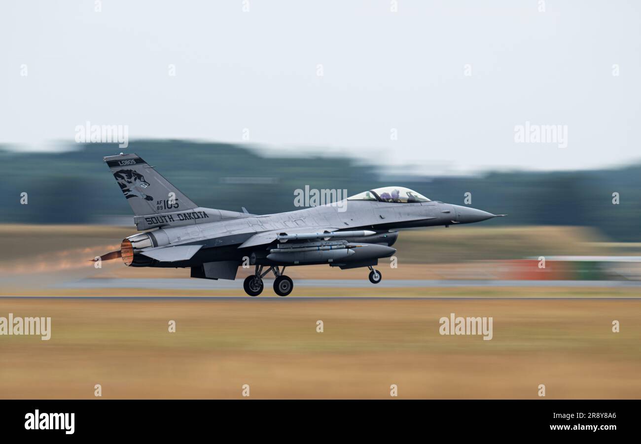 Jagel, Germany. 23rd June, 2023. A U.S. Air Force F-16 fighter takes ...