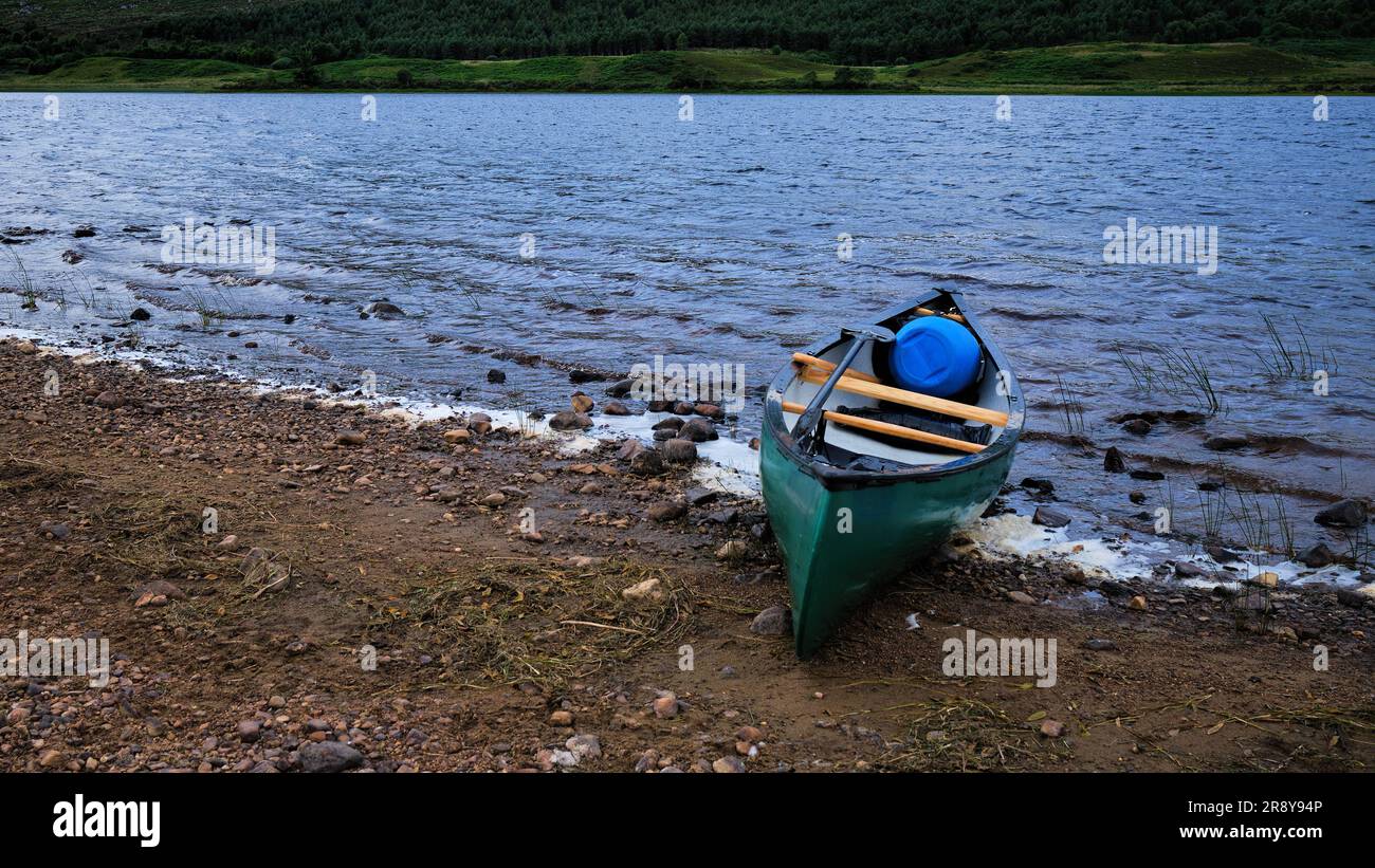 Canoe kitted out and ready for a day's paddle on Loch Brora Stock Photo ...