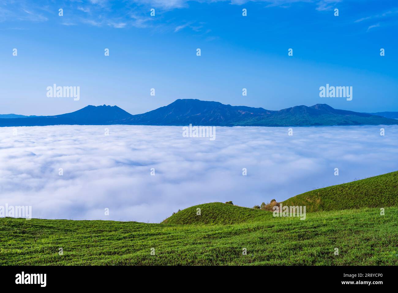 Sea of clouds in Aso Stock Photo - Alamy