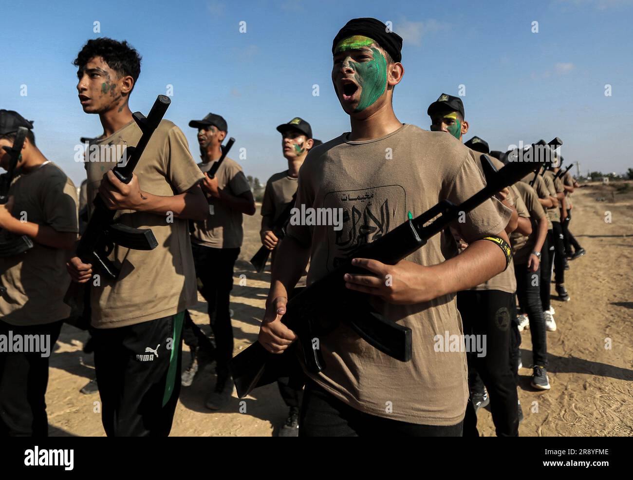 Military bully hi-res stock photography and images - Alamy