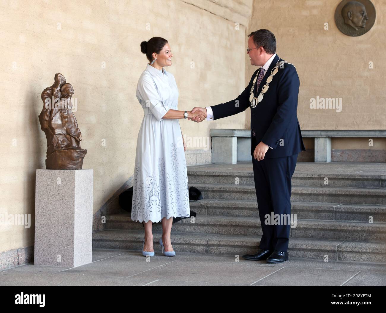 Crown Princess Victoria inaugurates the new artwork "Love couple on the ...