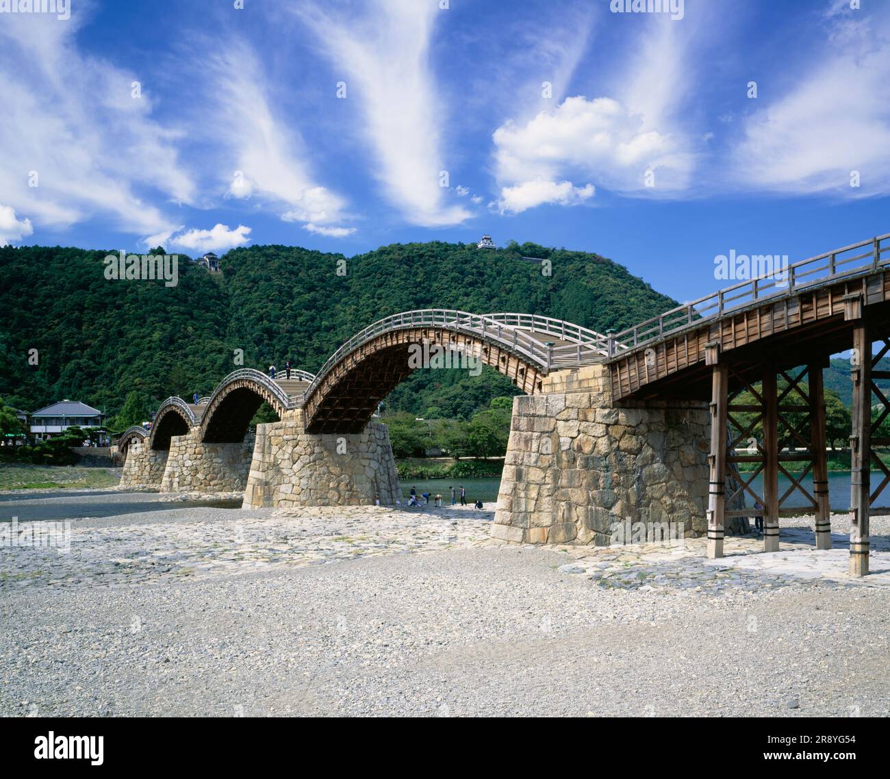 Kintai Bridge, Nishiki River and Iwakuni Castle Stock Photo - Alamy