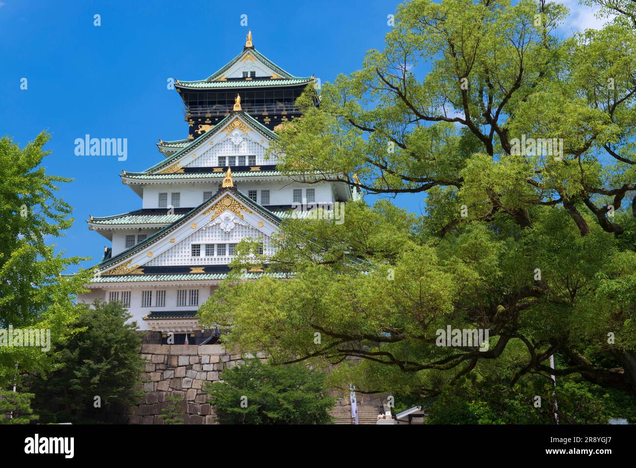 Castle tower of Osaka Castle Stock Photo - Alamy