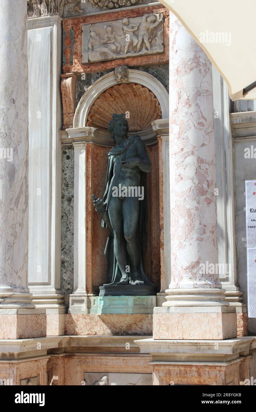 Unveiling the Architectural Gem: The Magnificent Structures of Venice ...