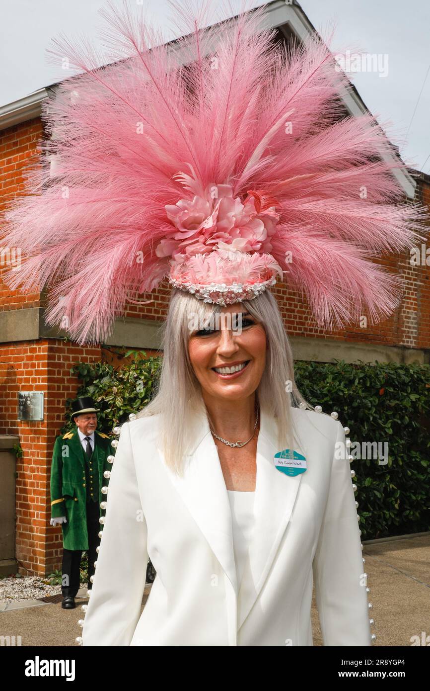 Sarah ward hi-res stock photography and images - Alamy