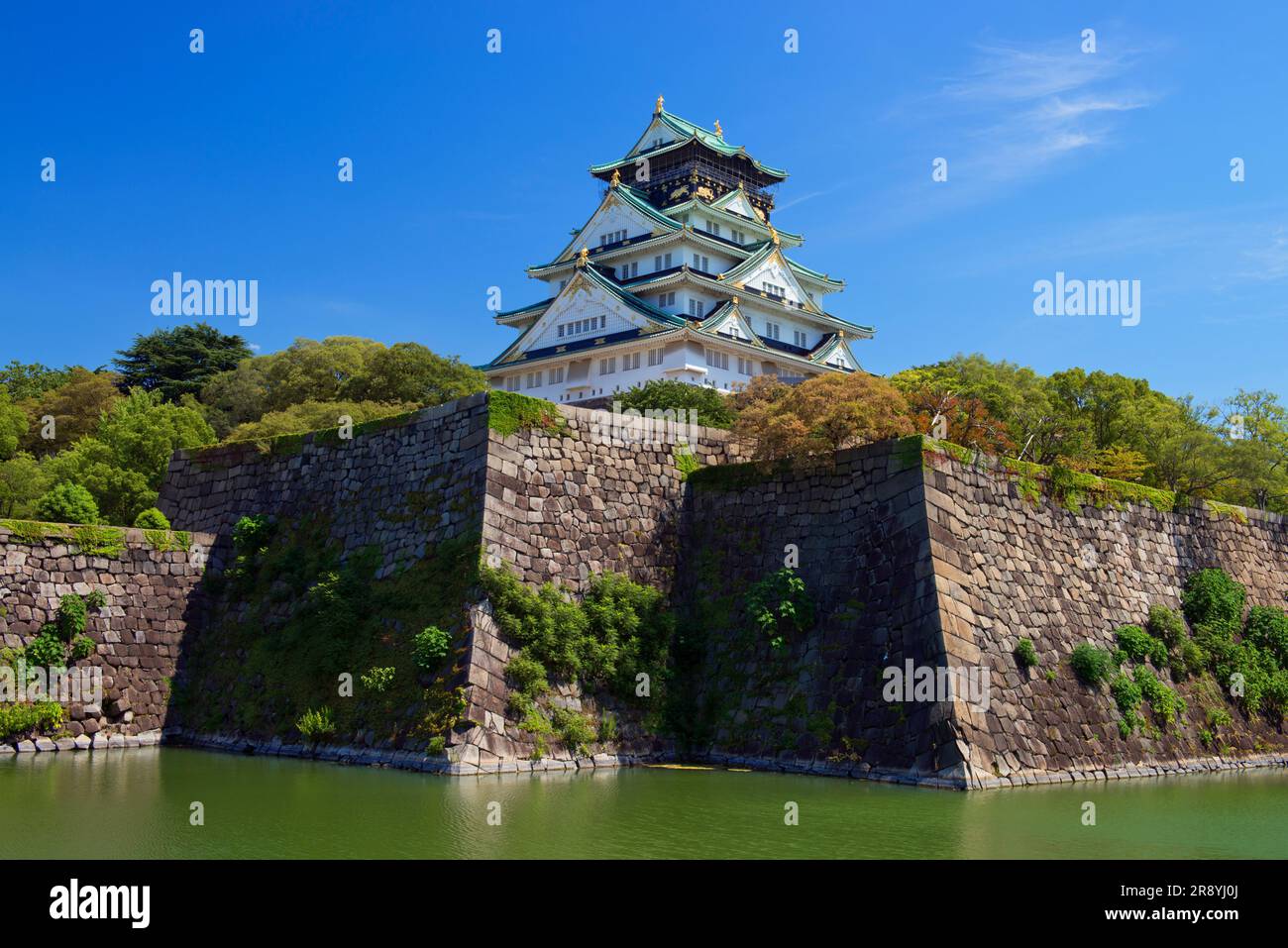 Tower of Osaka Castle and inner moat Stock Photo - Alamy