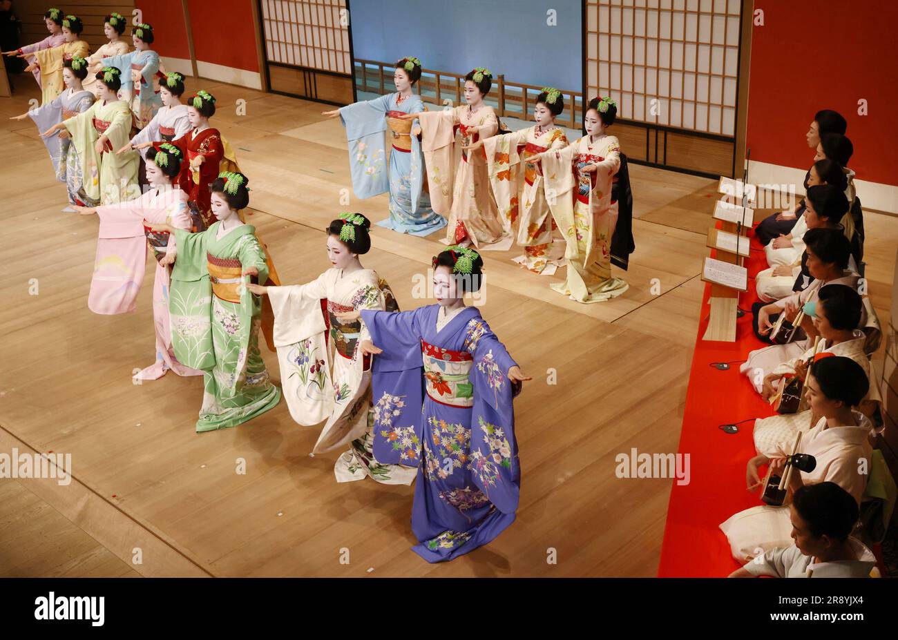 Maiko and Geiko practice for a joint public performance, Miyako-no ...