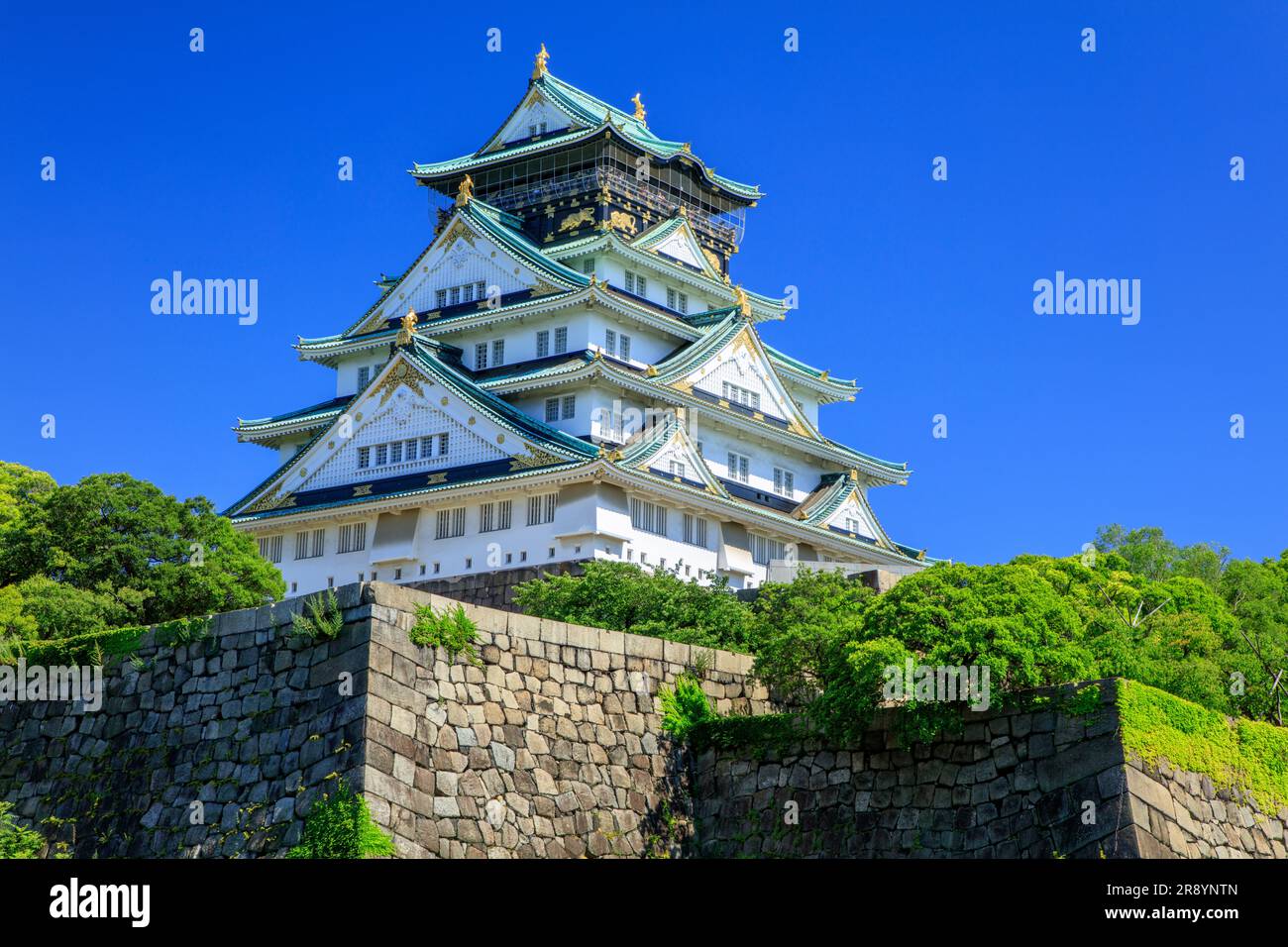 Castle tower of Osaka Castle Stock Photo - Alamy