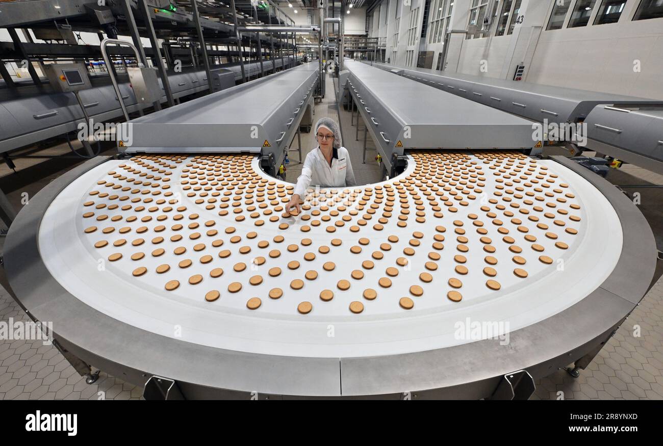 Kahla, Germany. 23rd June, 2023. Annika Henkel stands at the cookie ...