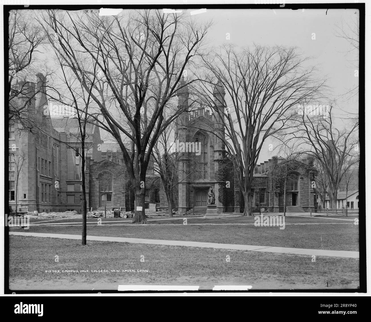 Campus, Yale College, New Haven, Conn., between 1900 and 1915 Stock ...