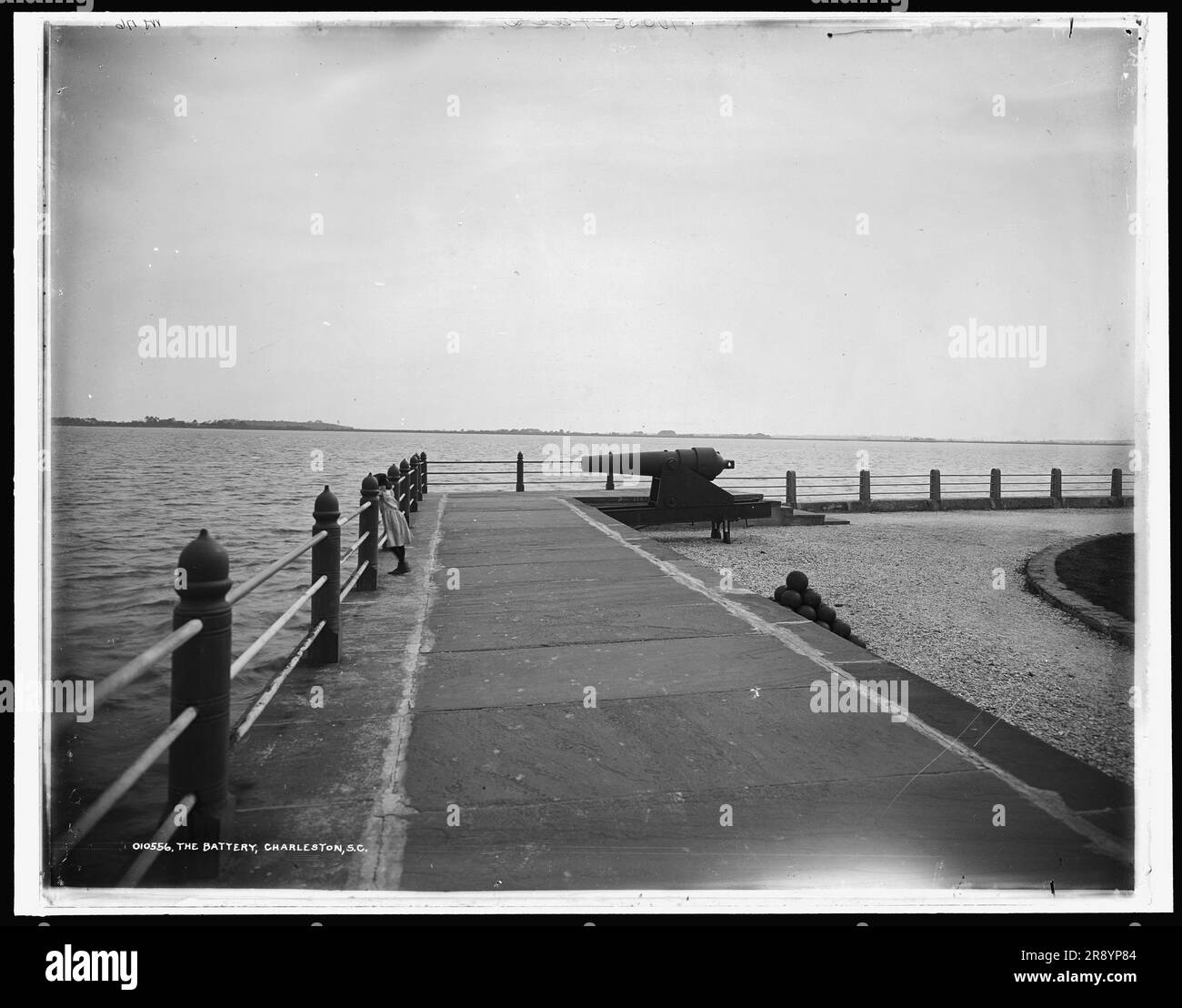 Charleston south carolina battery Black and White Stock Photos & Images ...