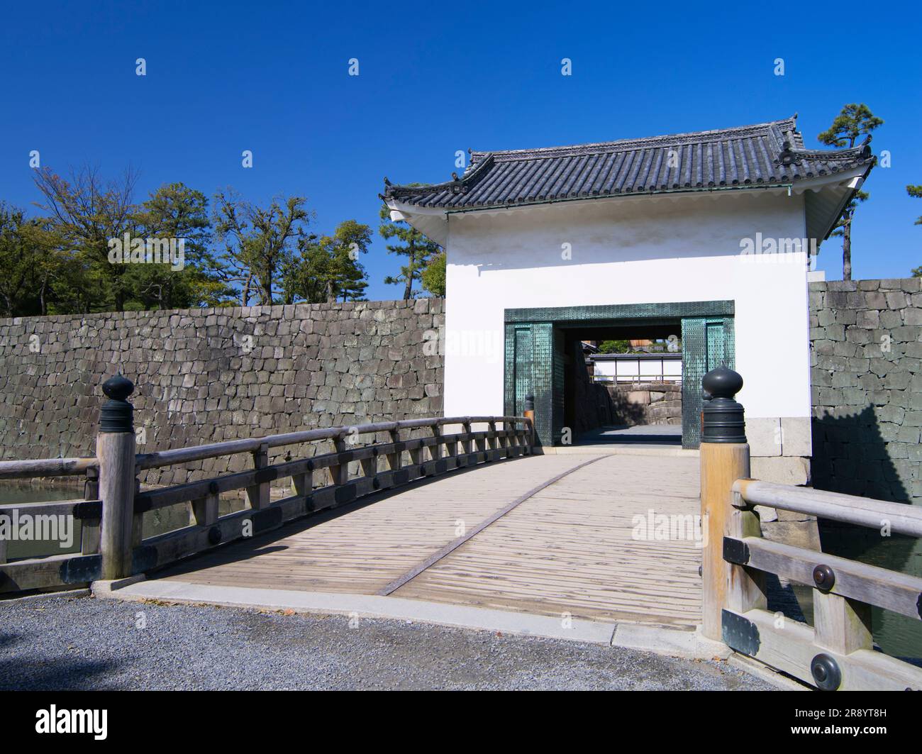 Honmaru yaguramon gate of Nijo castle Stock Photo - Alamy
