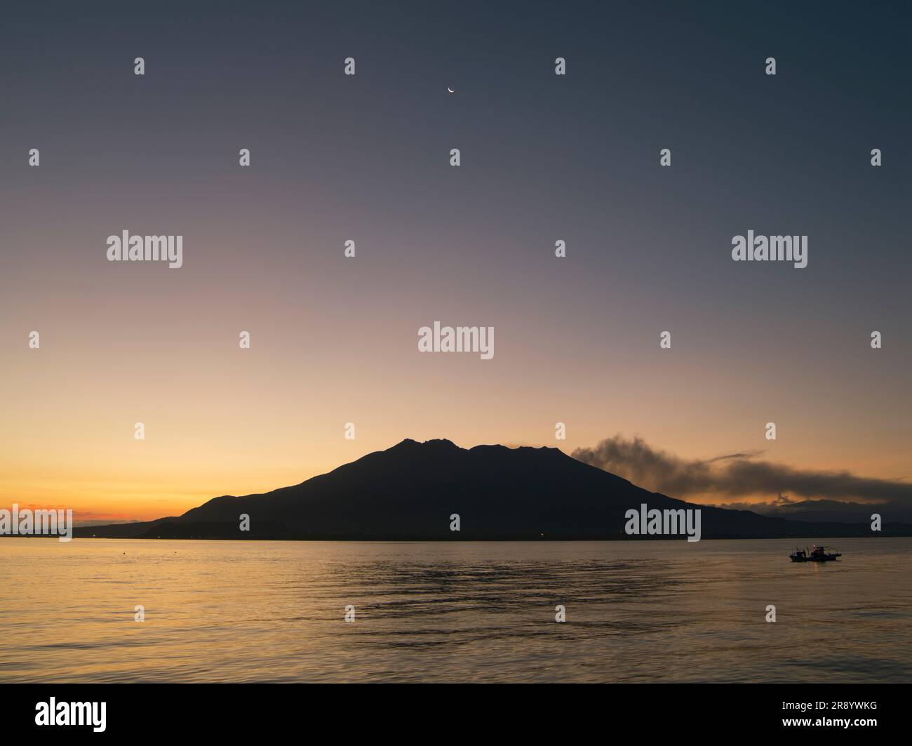 Morning landscape of Kagoshima Bay and Sakurajima Stock Photo - Alamy