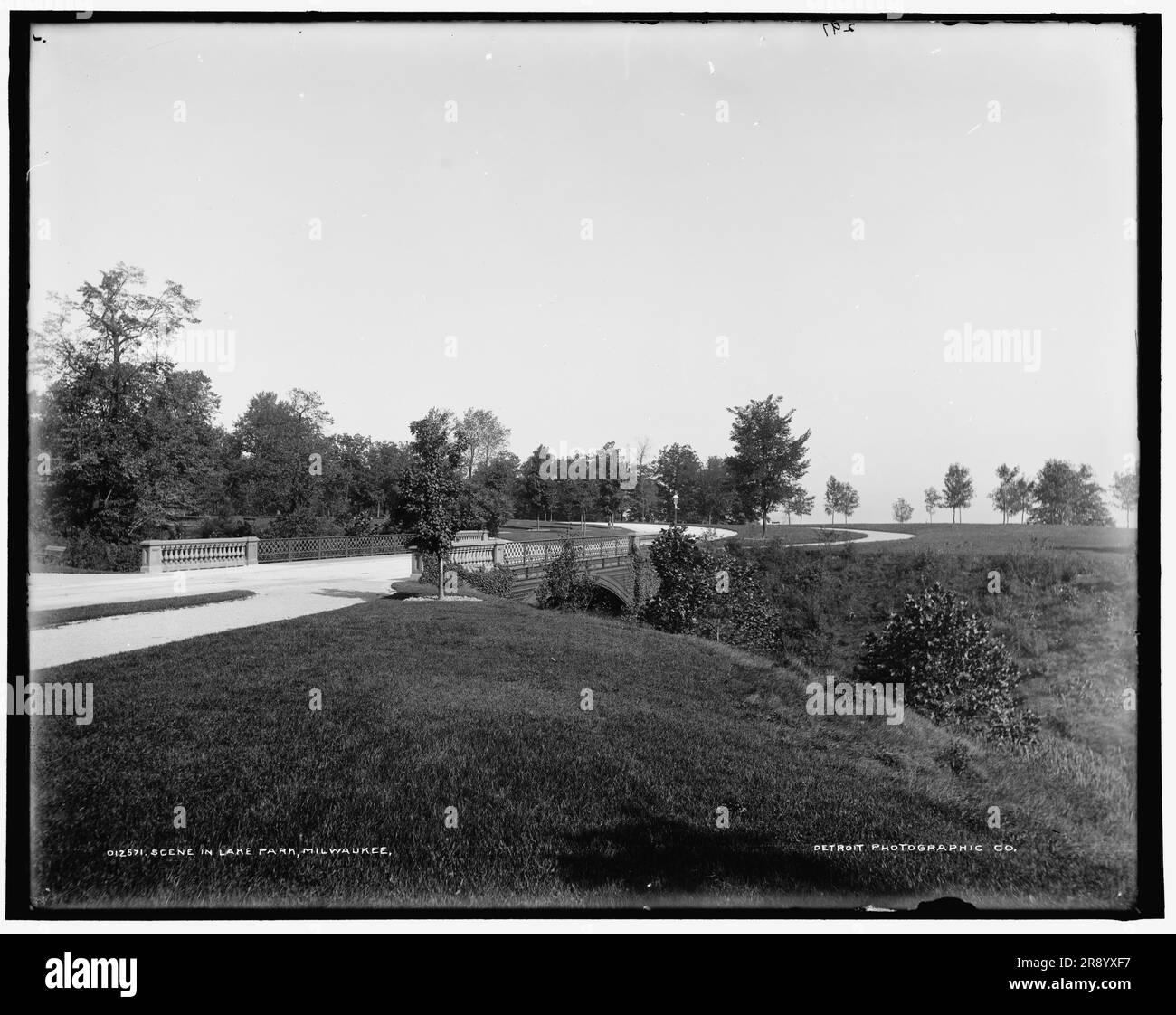 Scene in lake park Black and White Stock Photos & Images - Alamy