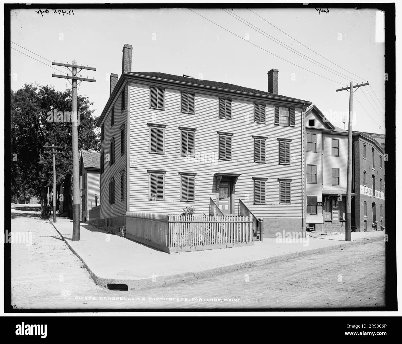 Longfellow's birthplace, Portland, Me., between 1890 and 1901. Sign ...