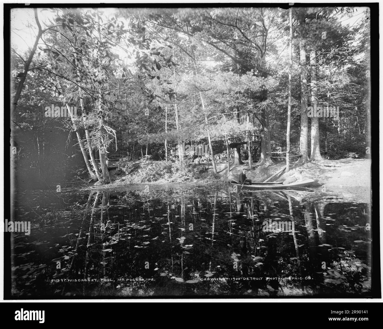 Pool 10 Black and White Stock Photos & Images - Alamy