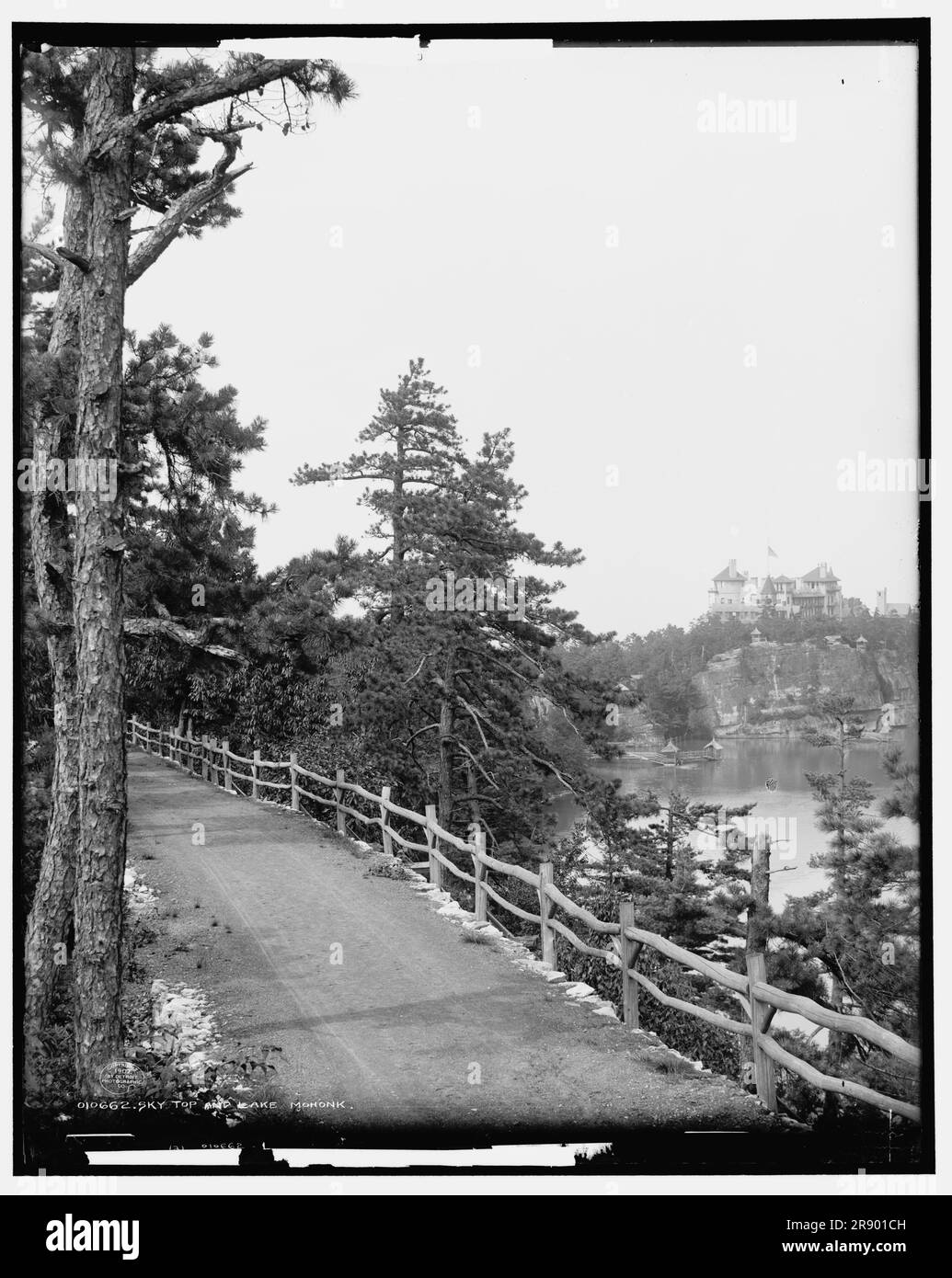 Top of lake Black and White Stock Photos & Images - Alamy