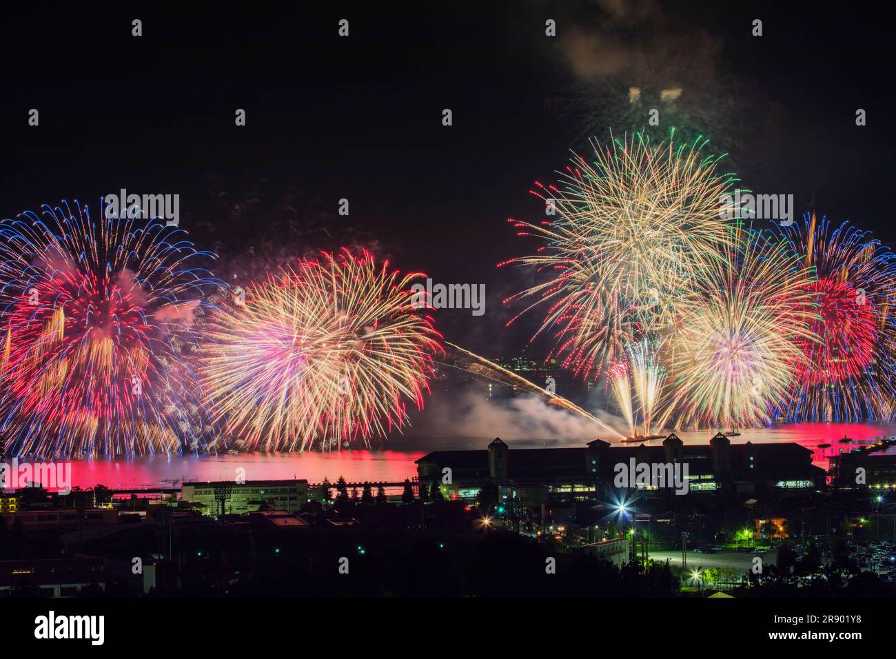 Lake Biwa Grand Fireworks Festival Stock Photo - Alamy
