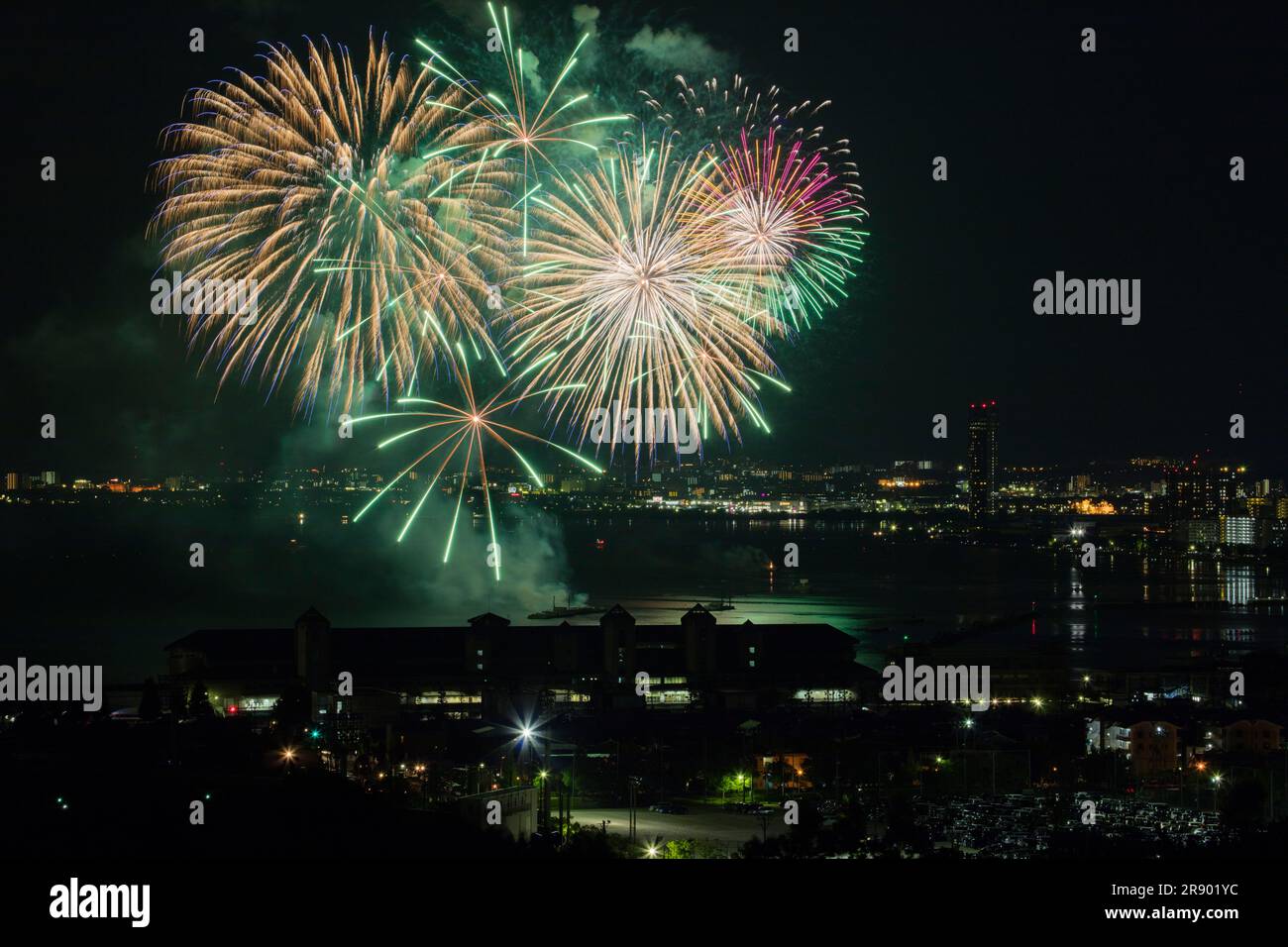 Lake Biwa Grand Fireworks Festival Stock Photo - Alamy