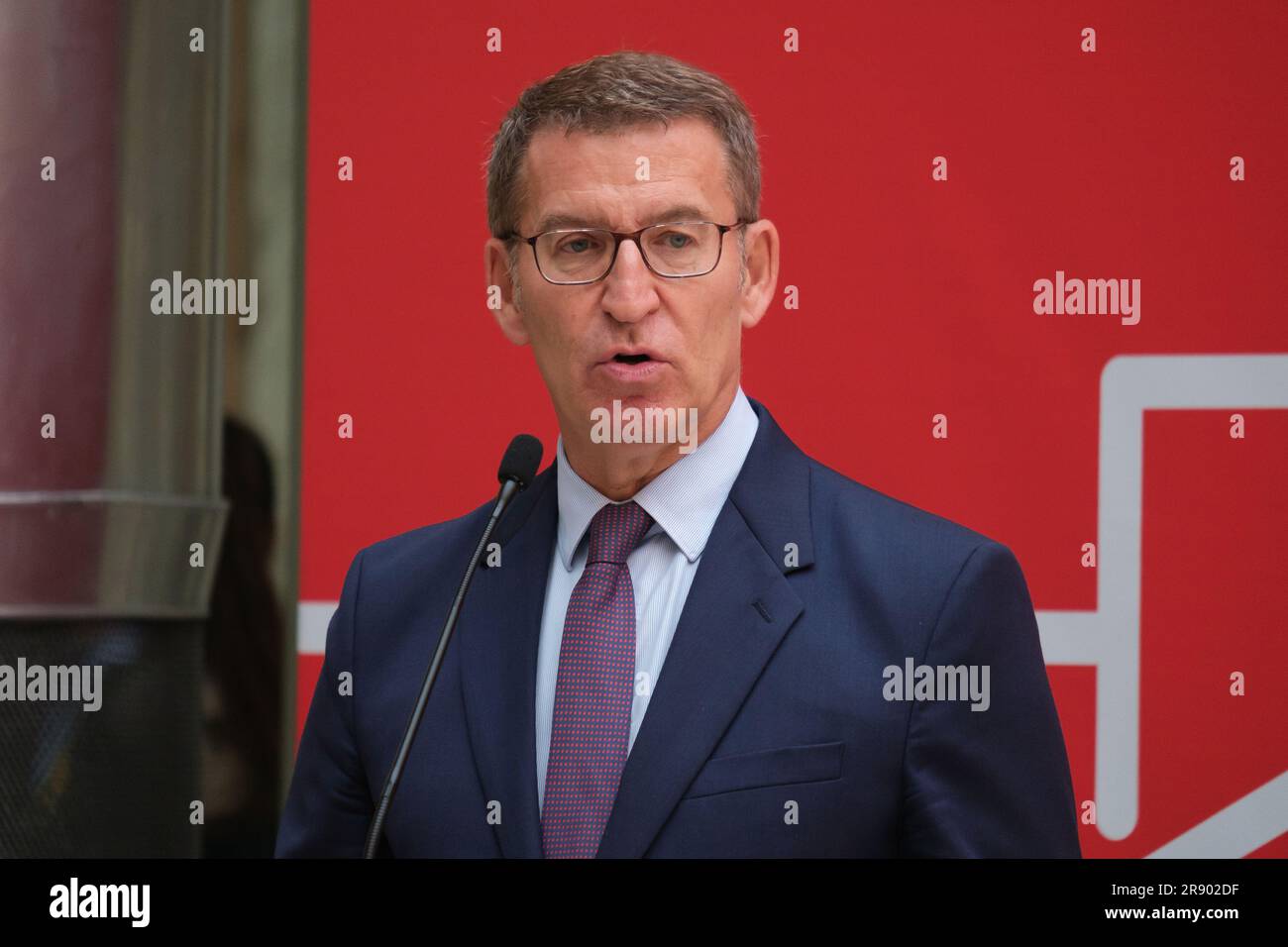 The president of the PP, Alberto Nuñez Feijoo during Ayuso's ...